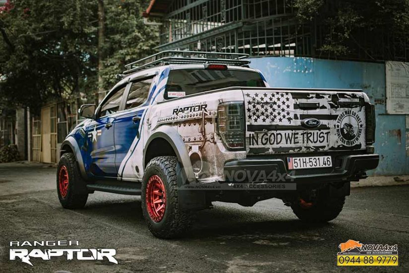 Ranger Raptor độ ngầu, kết hợp cùng dàn tem trùm cực chất
